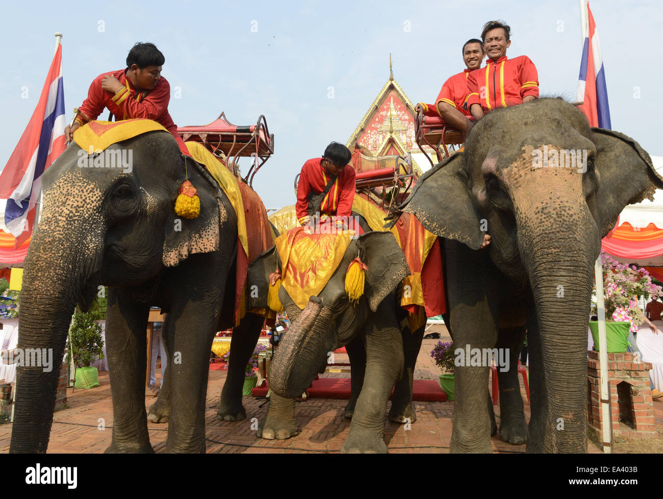 Songkran festival temple hi-res stock photography and images - Alamy