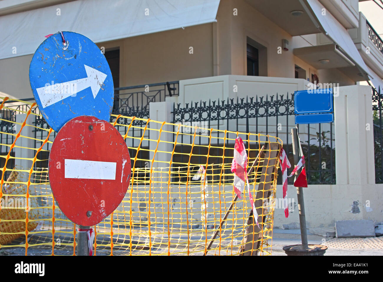 Detour signs hi-res stock photography and images - Alamy
