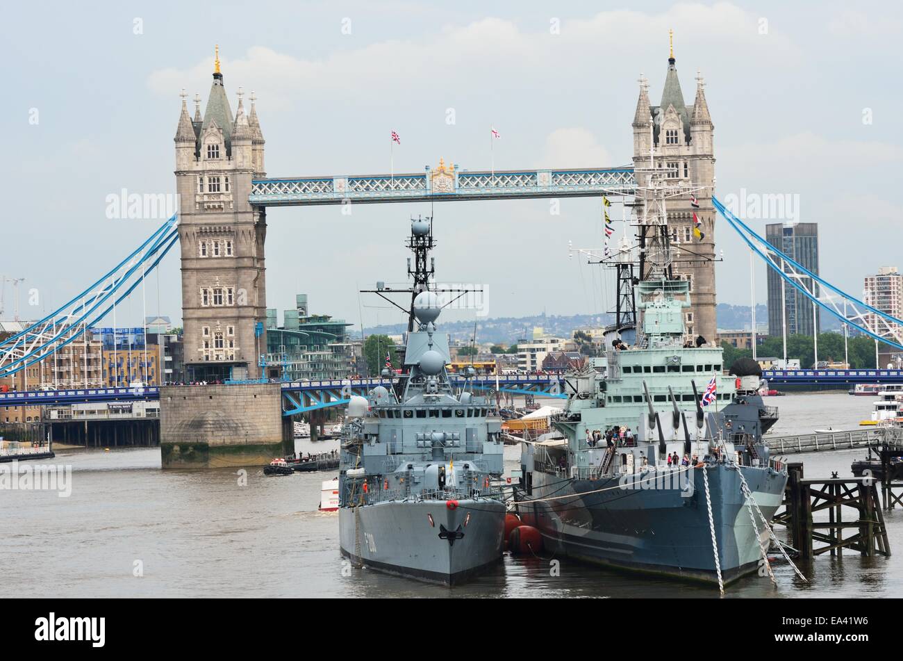 Hms belfast warship tower bridge hi-res stock photography and images ...
