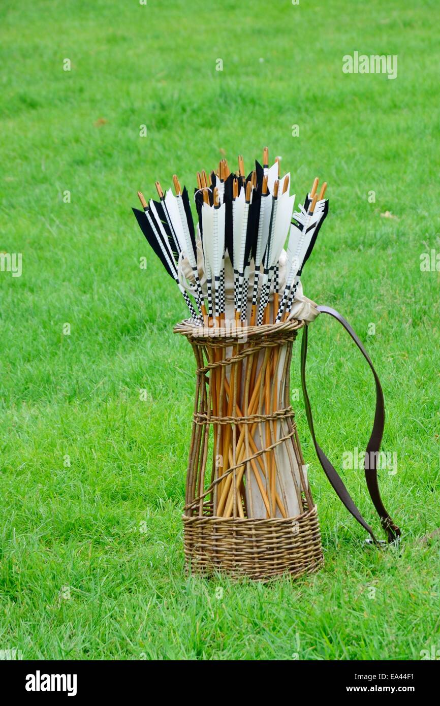 Medieval arrows hi-res stock photography and images - Alamy