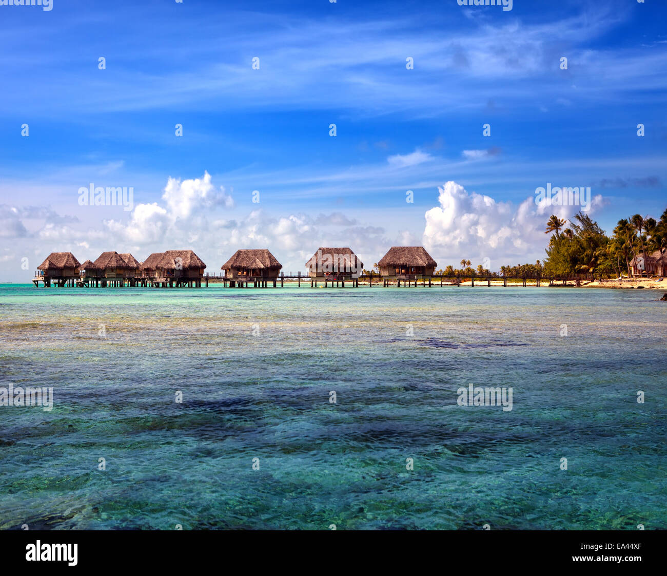 Over water houses hi-res stock photography and images - Alamy