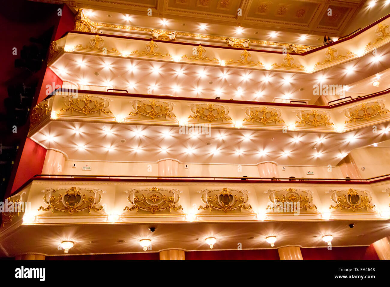 Opera and ballet theater hi-res stock photography and images - Alamy