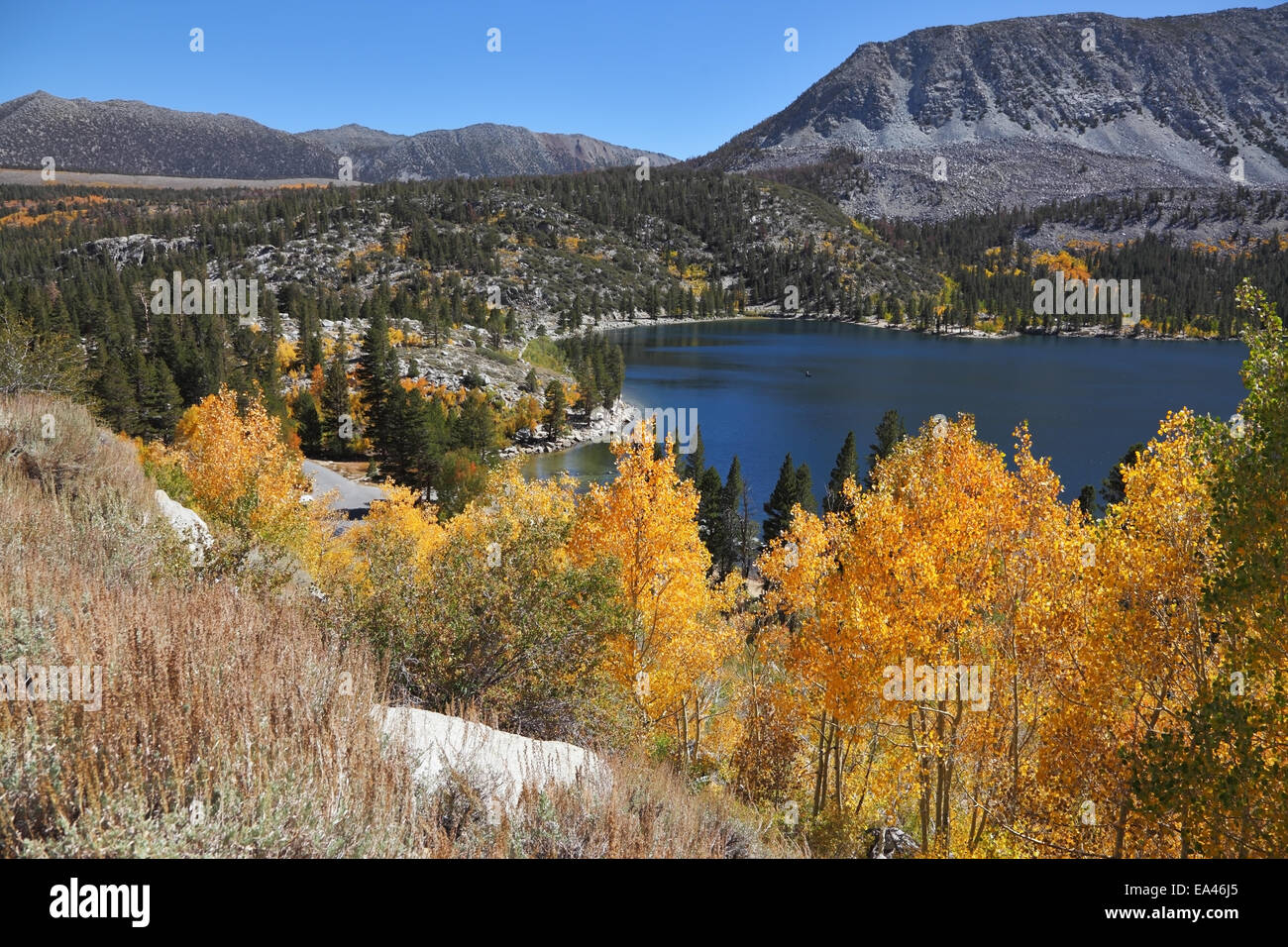 Magnificent mountain lake Stock Photo - Alamy