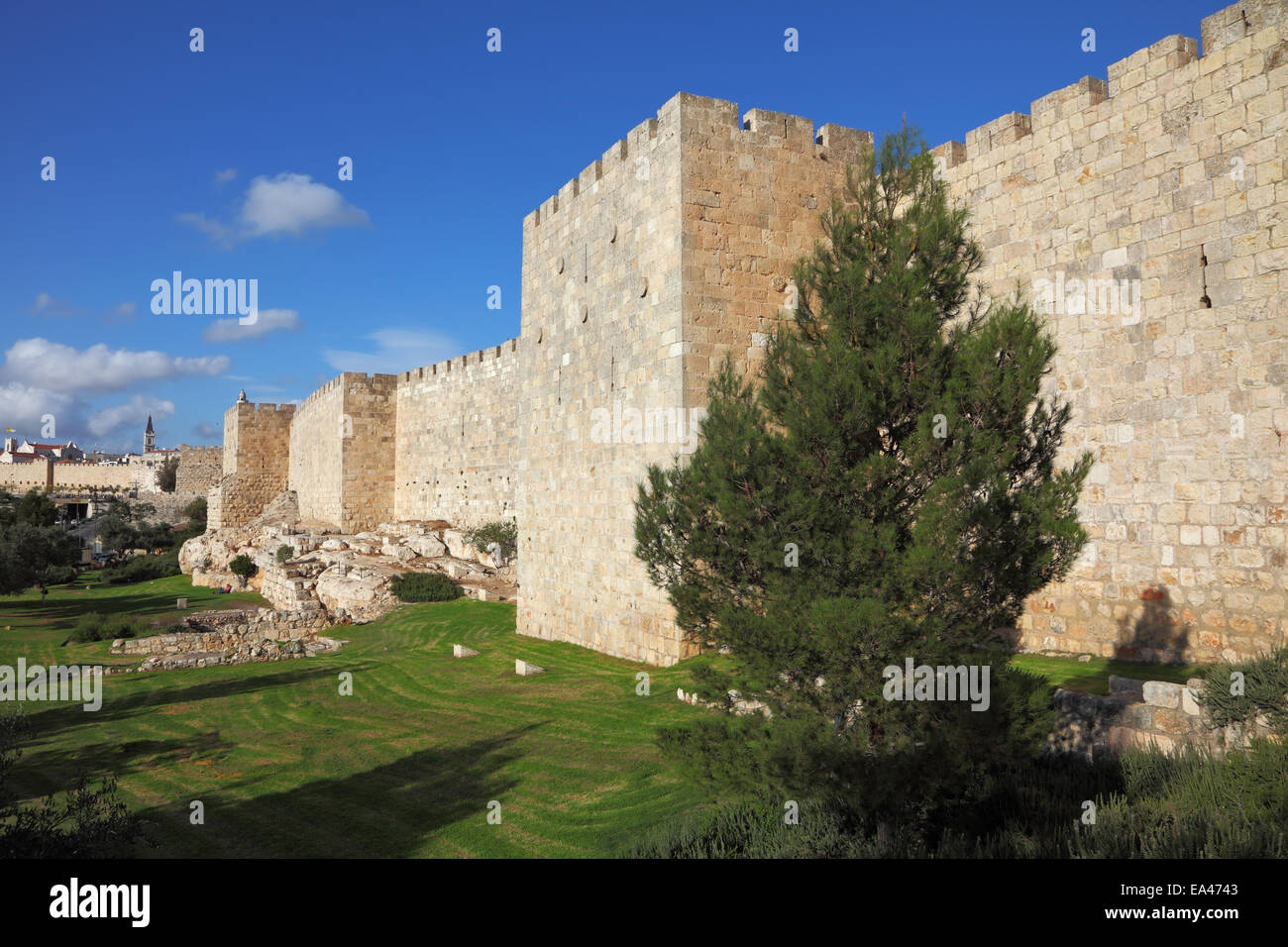 Majestic walls hi-res stock photography and images - Alamy