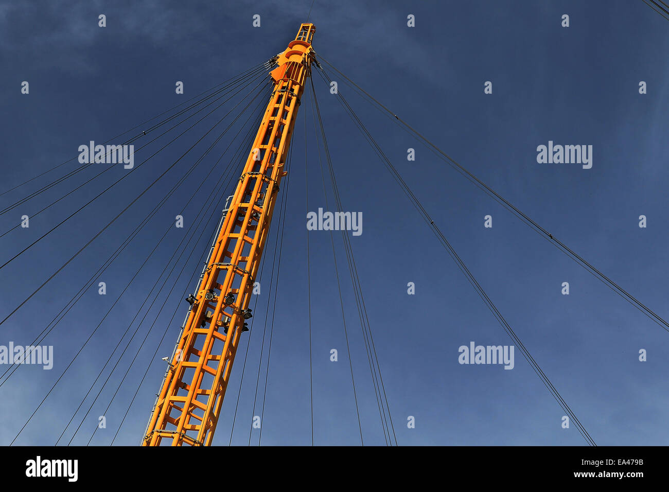 London o2 roof hi-res stock photography and images - Alamy