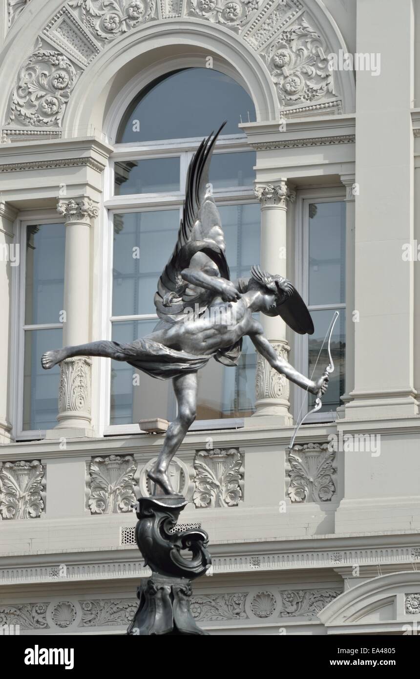 Cupid arrow statue hi-res stock photography and images - Alamy
