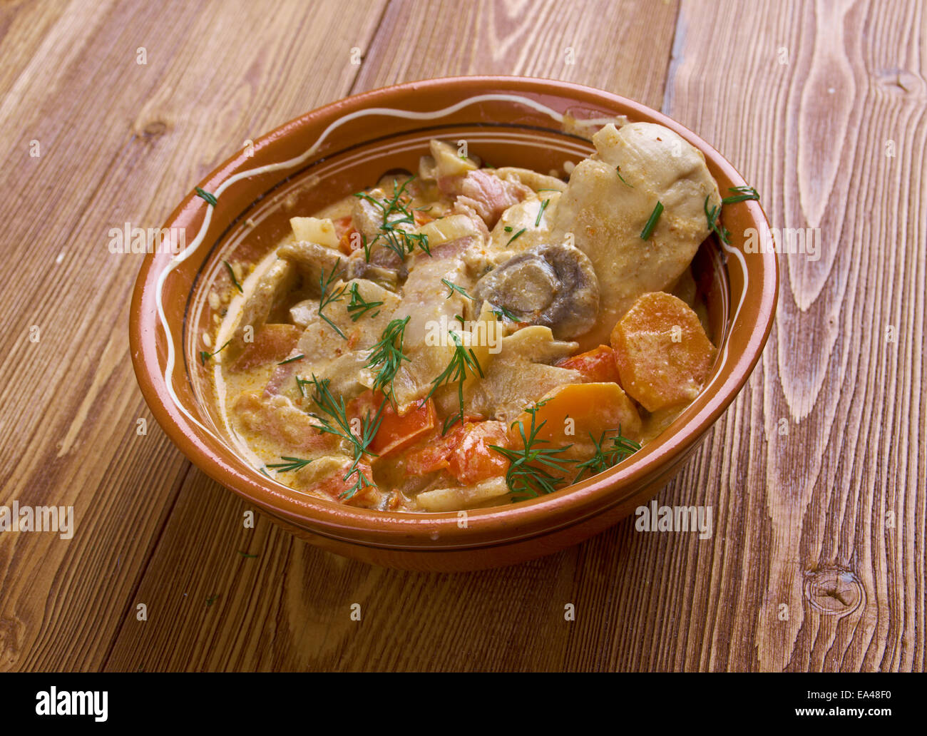 Chicken crow hi-res stock photography and images - Alamy