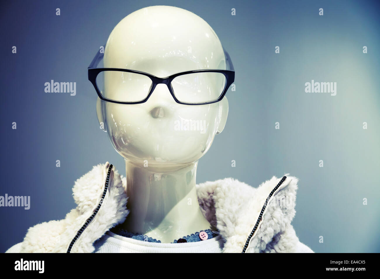 Store dummy boy look hi-res stock photography and images - Alamy