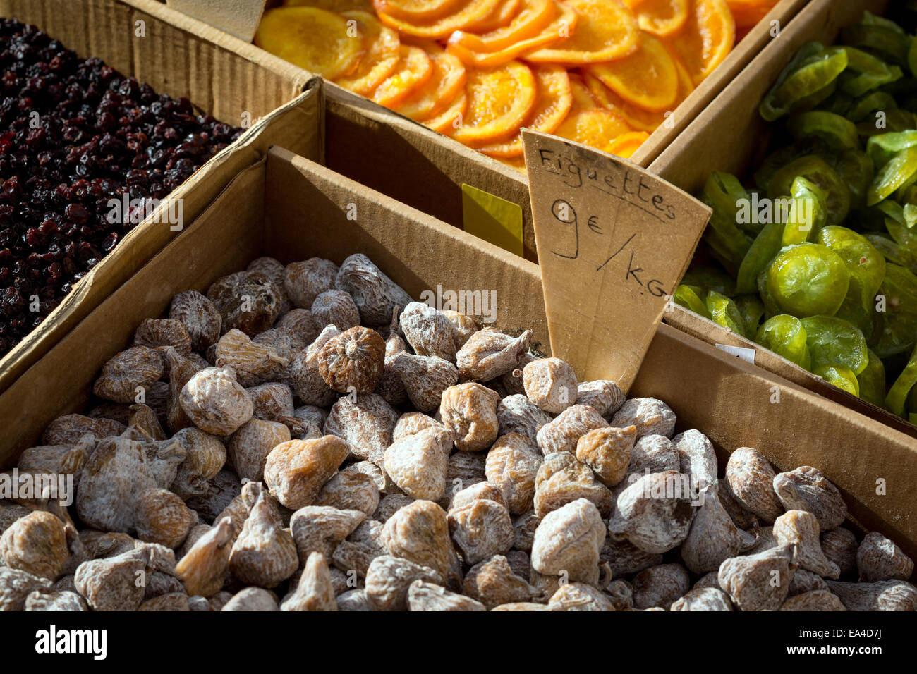 Dried figs on a French market Stock Photo - Alamy