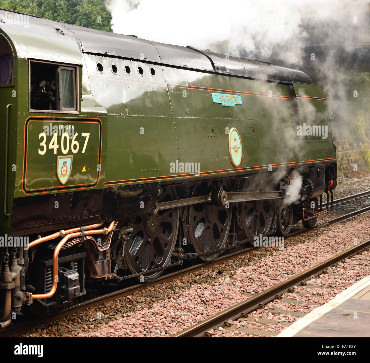 Battle of Britain class pacific No 34067 Tangmere re-starting the ...