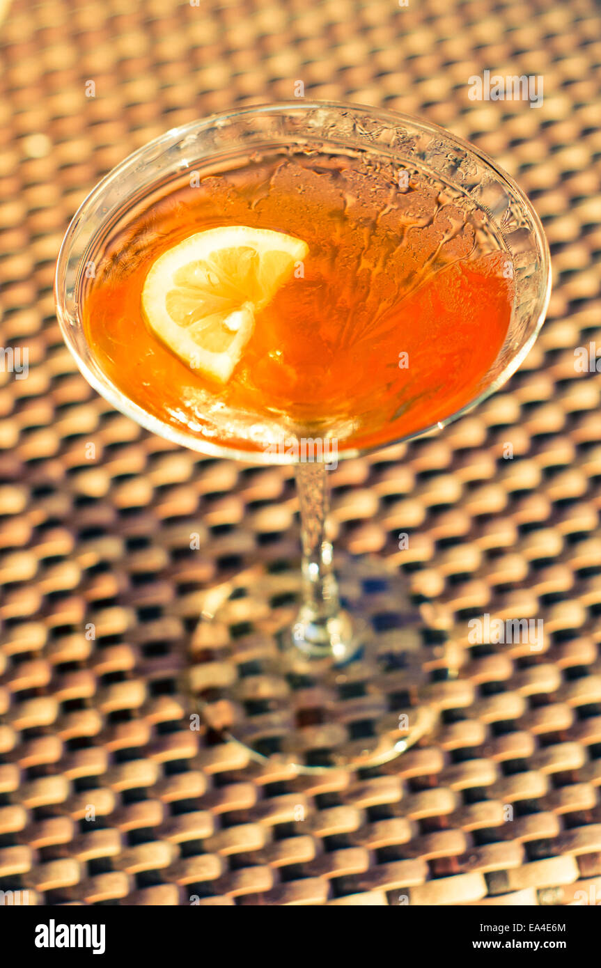 Martini cocktail lemon beach hi-res stock photography and images - Alamy