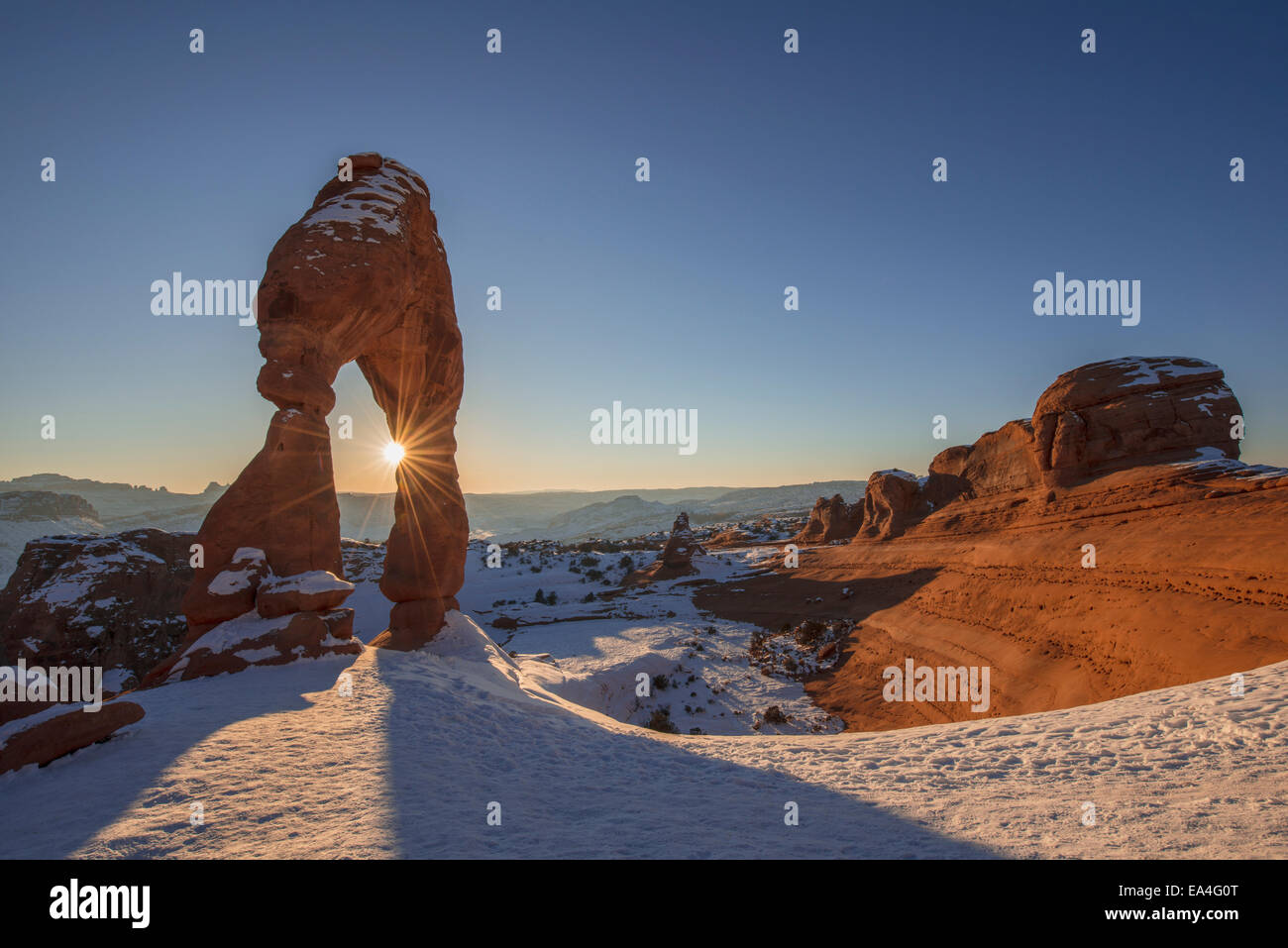 Evening sunset through arches hi-res stock photography and images - Alamy