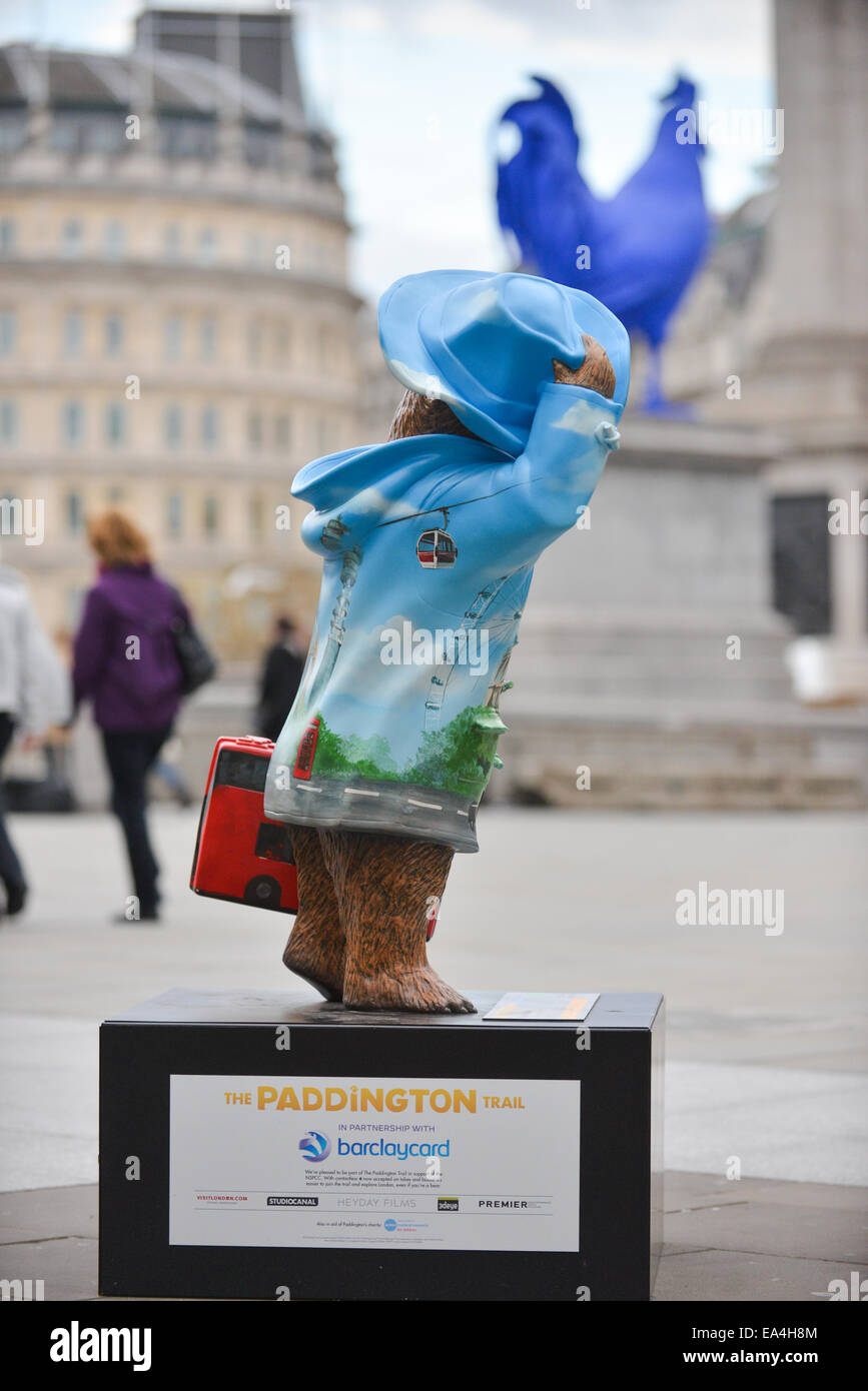 Trafalgar Square, London, UK. 6th November 2014. The Bear of London ...