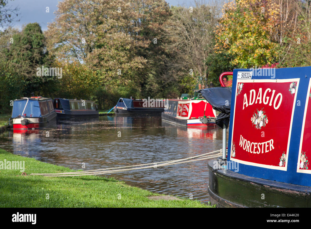 Staffordshire and worcester canal hi-res stock photography and images ...