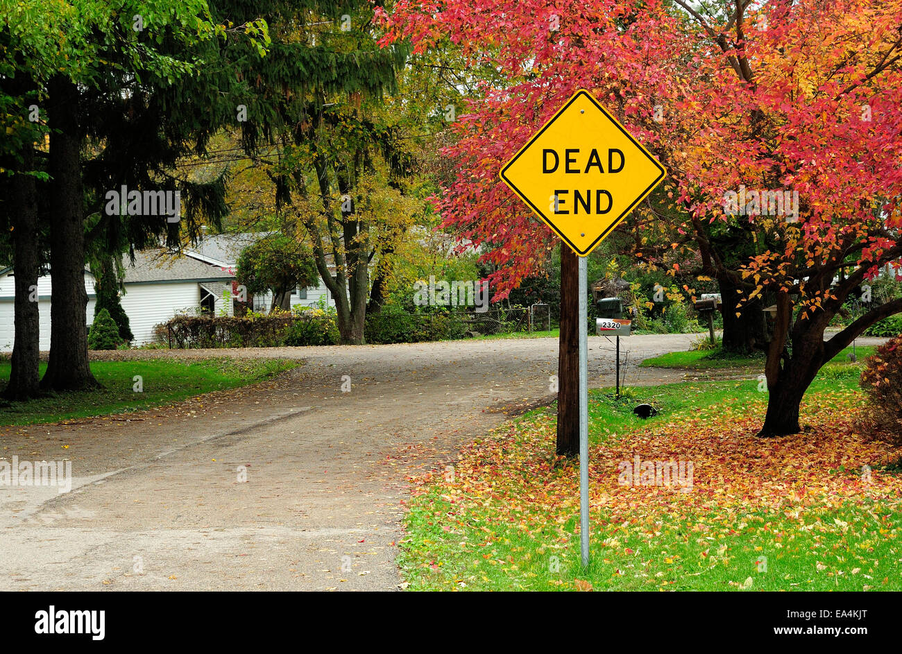 Dead End sign at end of street Stock Photo - Alamy