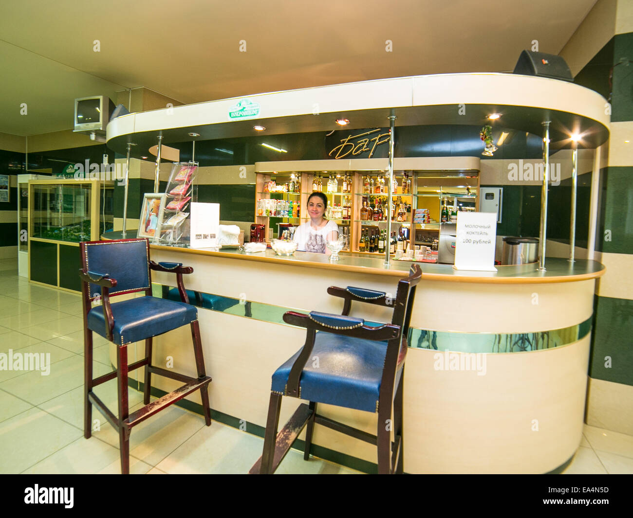 Hotel lounge bar interior design Stock Photo - Alamy