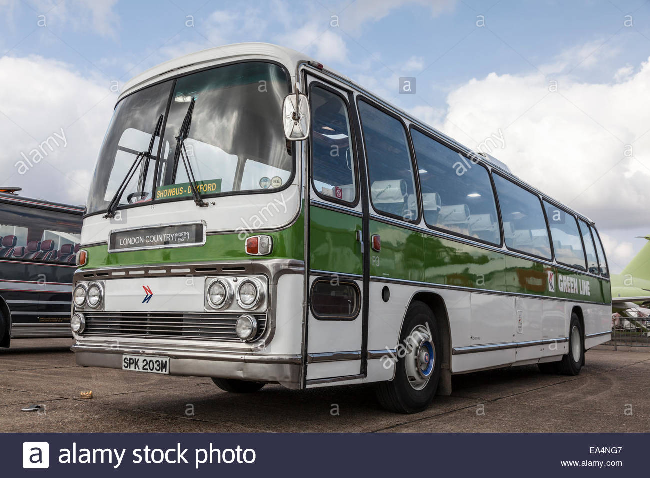 Green Line Coach Stock Photos & Green Line Coach Stock Images - Alamy