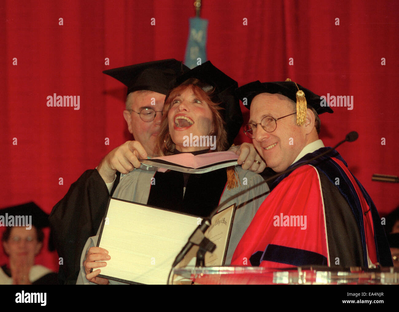 May 1, 1998 - Boston, Massachusetts, U.S. - Pop icon singer CARLY SIMON ...