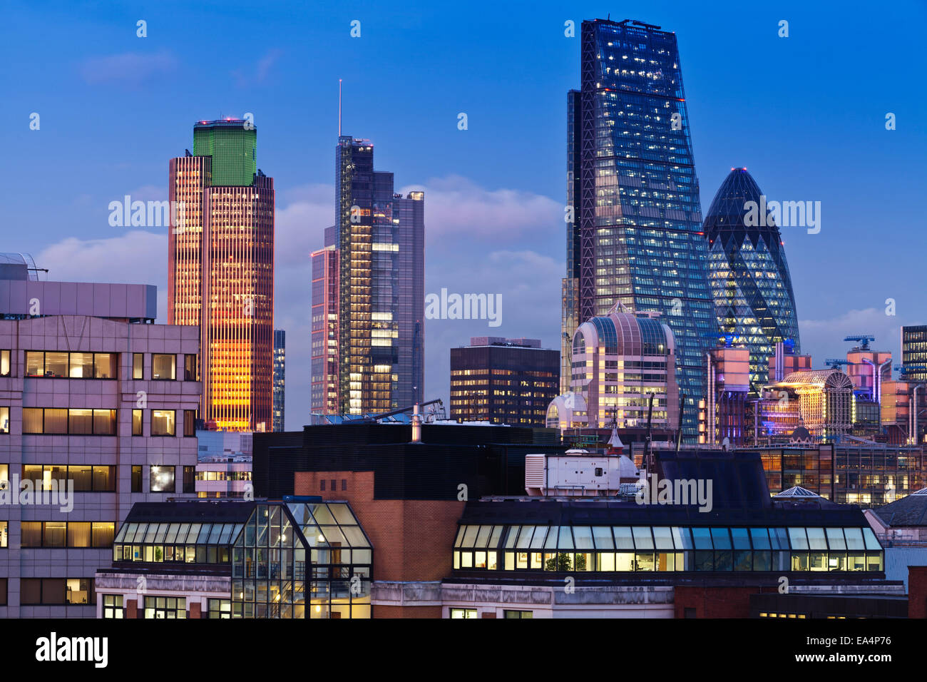 Colorful City of London skyline at twilight with famous modern landmark ...