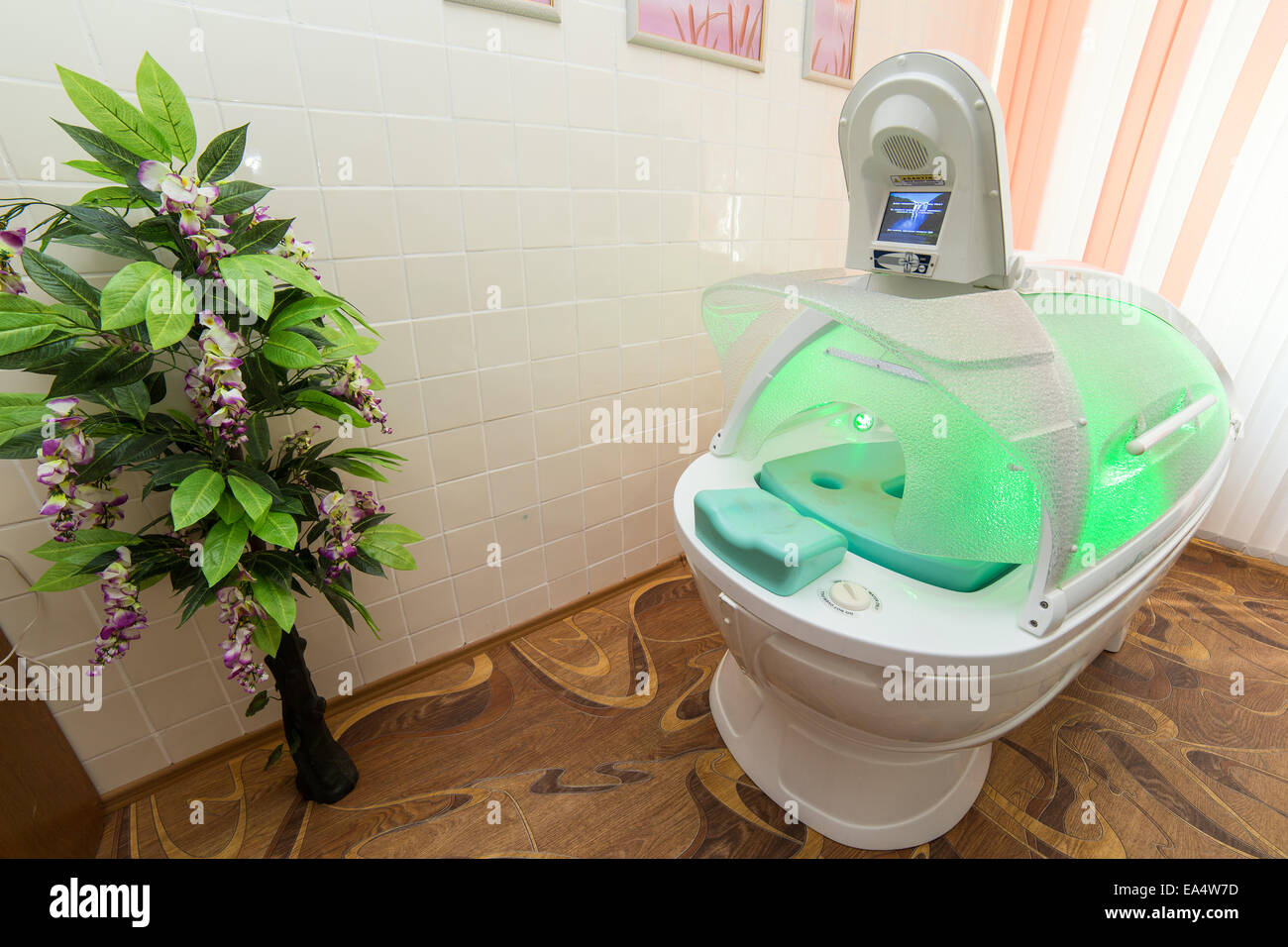 Capsule hotel rooms hi-res stock photography and images - Alamy