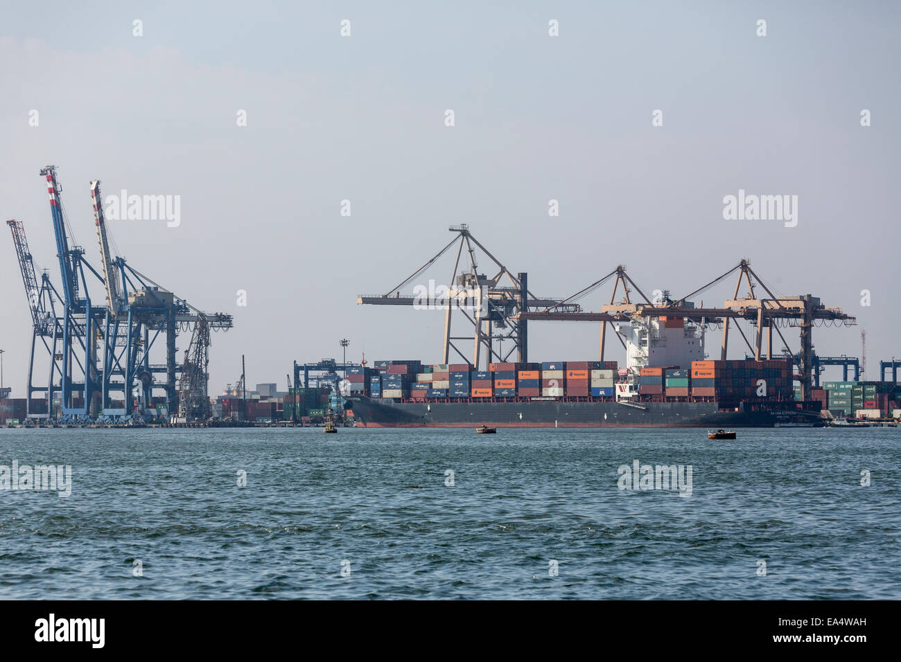 Egyptian containers hi-res stock photography and images - Alamy