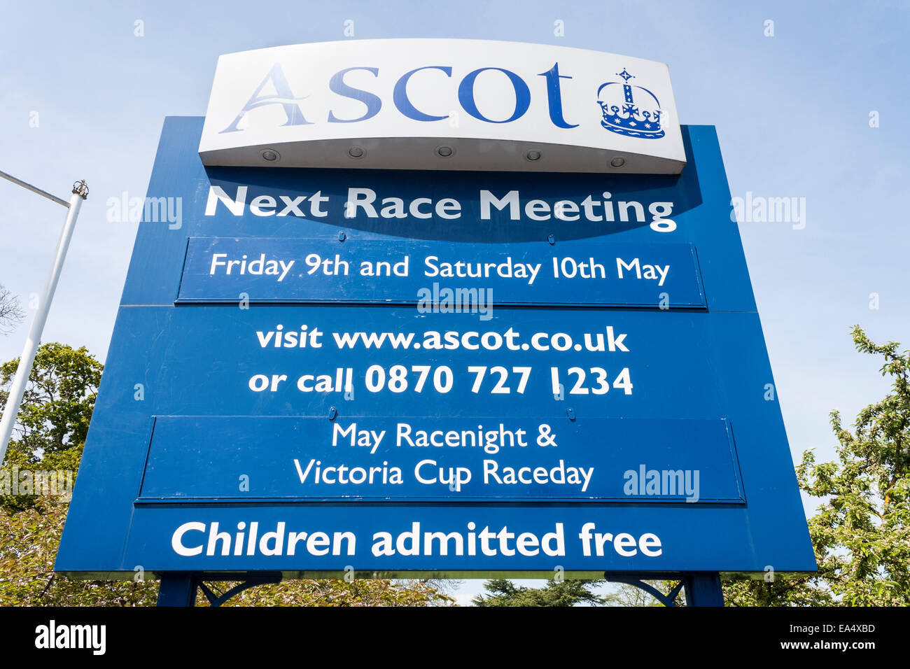 Sign for Ascot horse racing racecourse meeting. Ascot, Berskshire ...