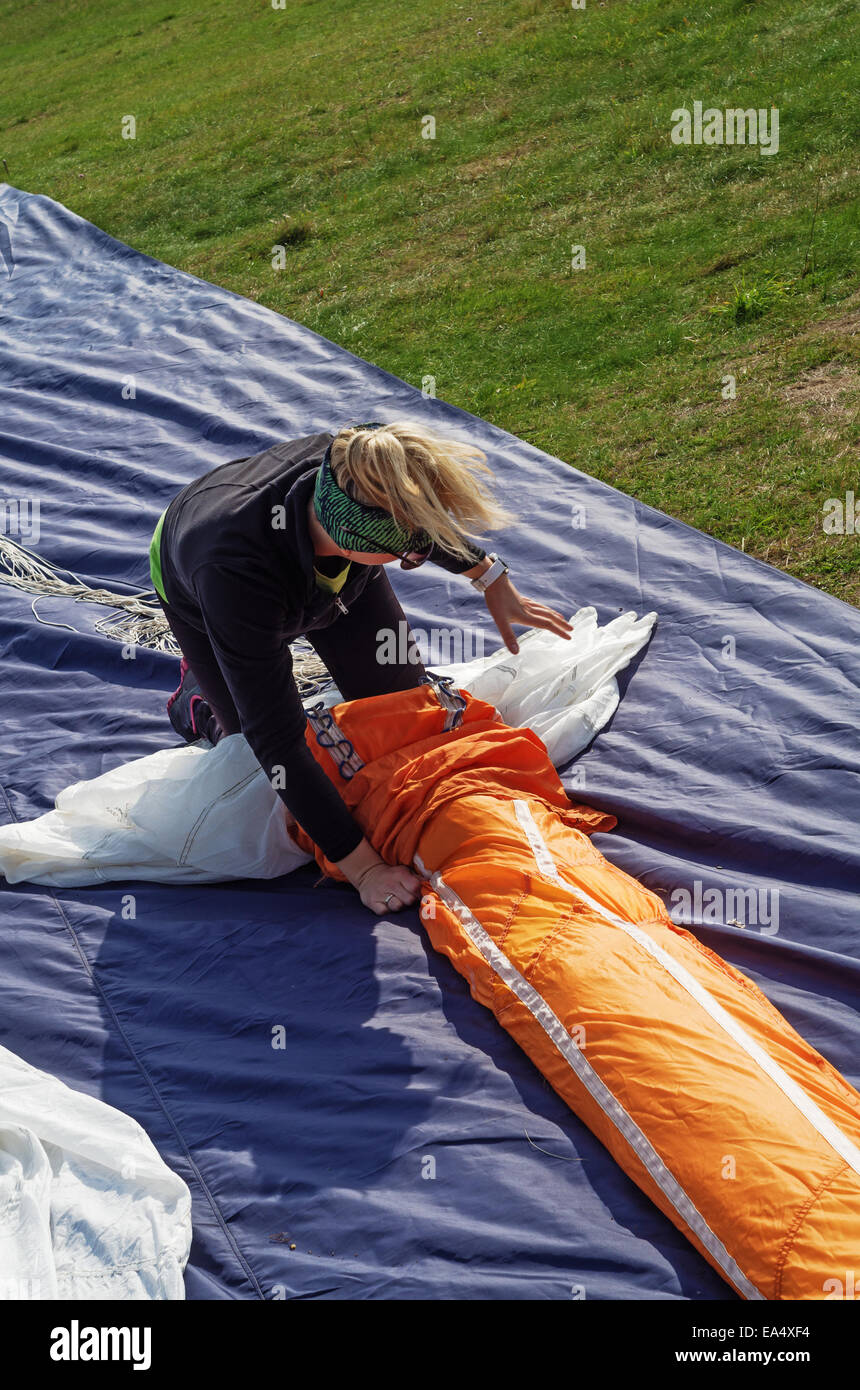 Parachutists - 2014. Packaging of parachutes Stock Photo - Alamy