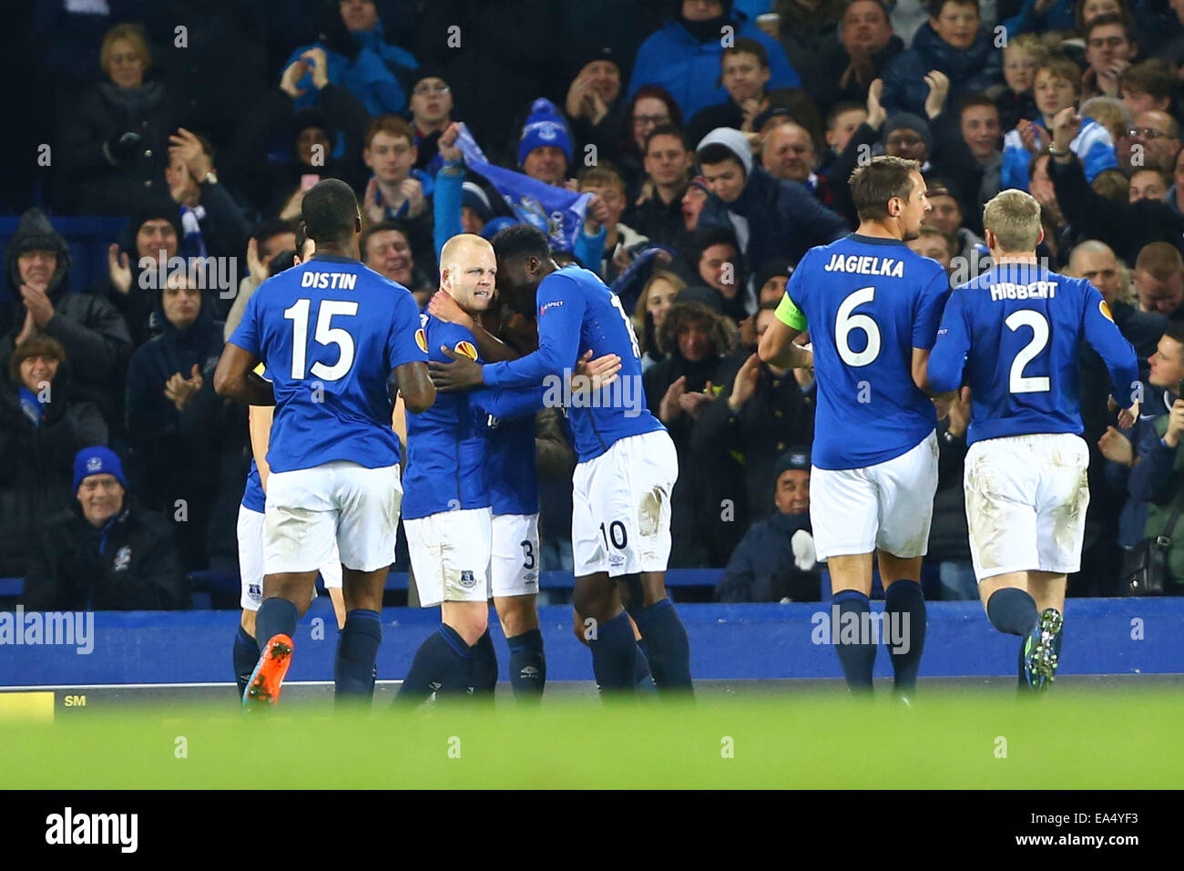 Liverpool team group hi-res stock photography and images - Alamy