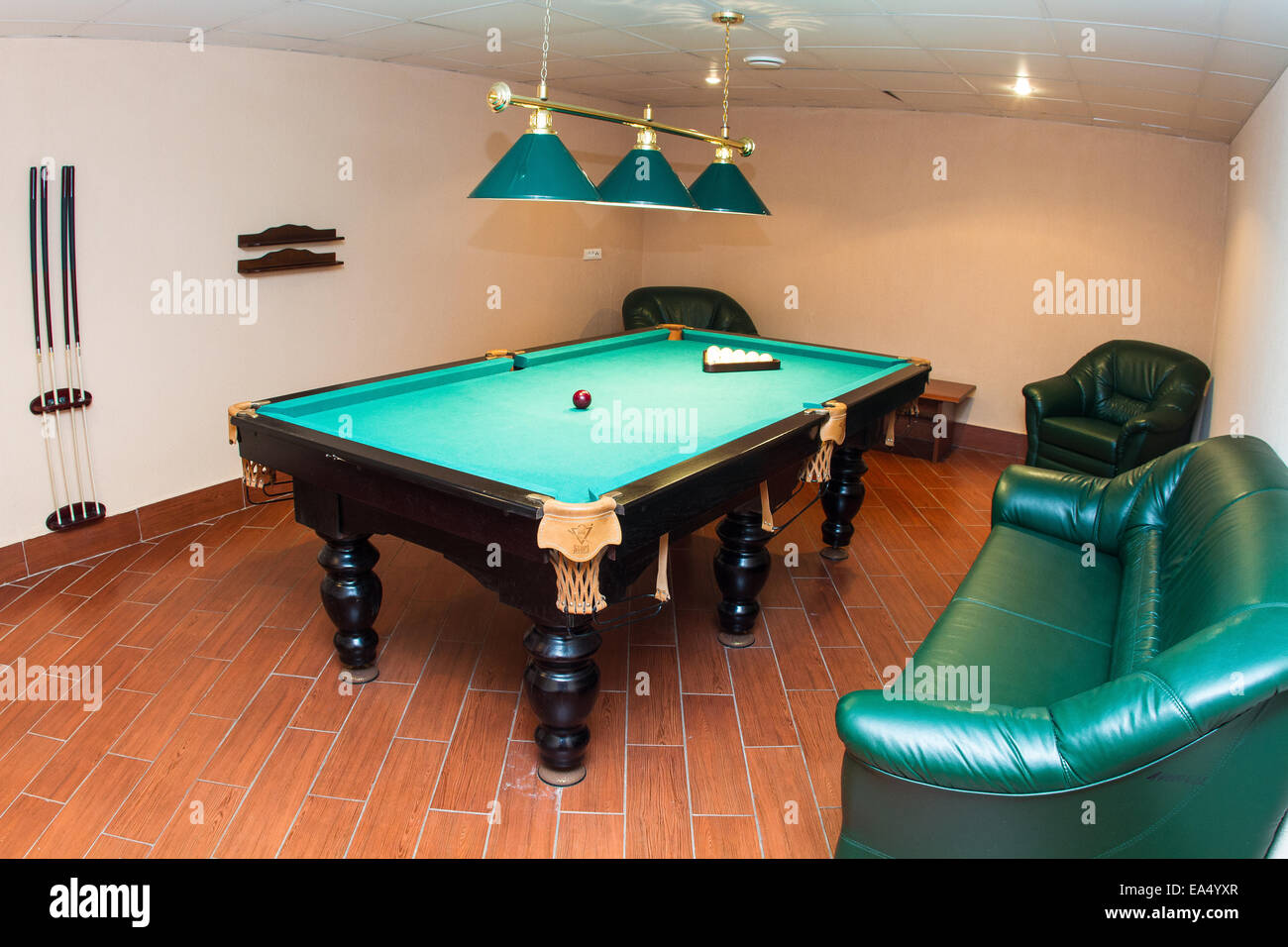 Snooker rooms hi-res stock photography and images - Alamy
