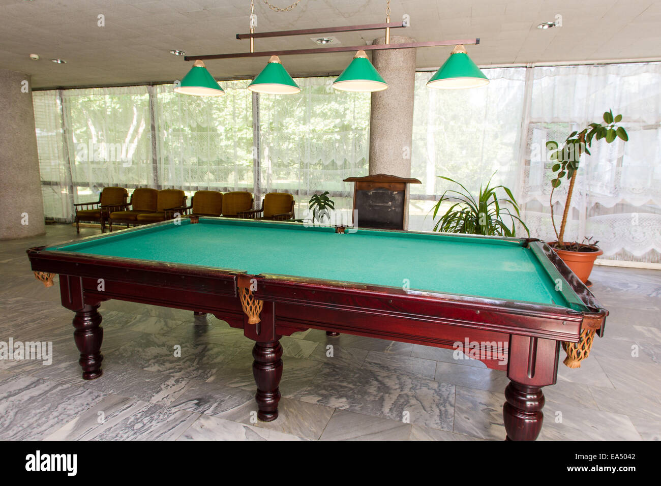 Snooker rooms hi-res stock photography and images - Alamy