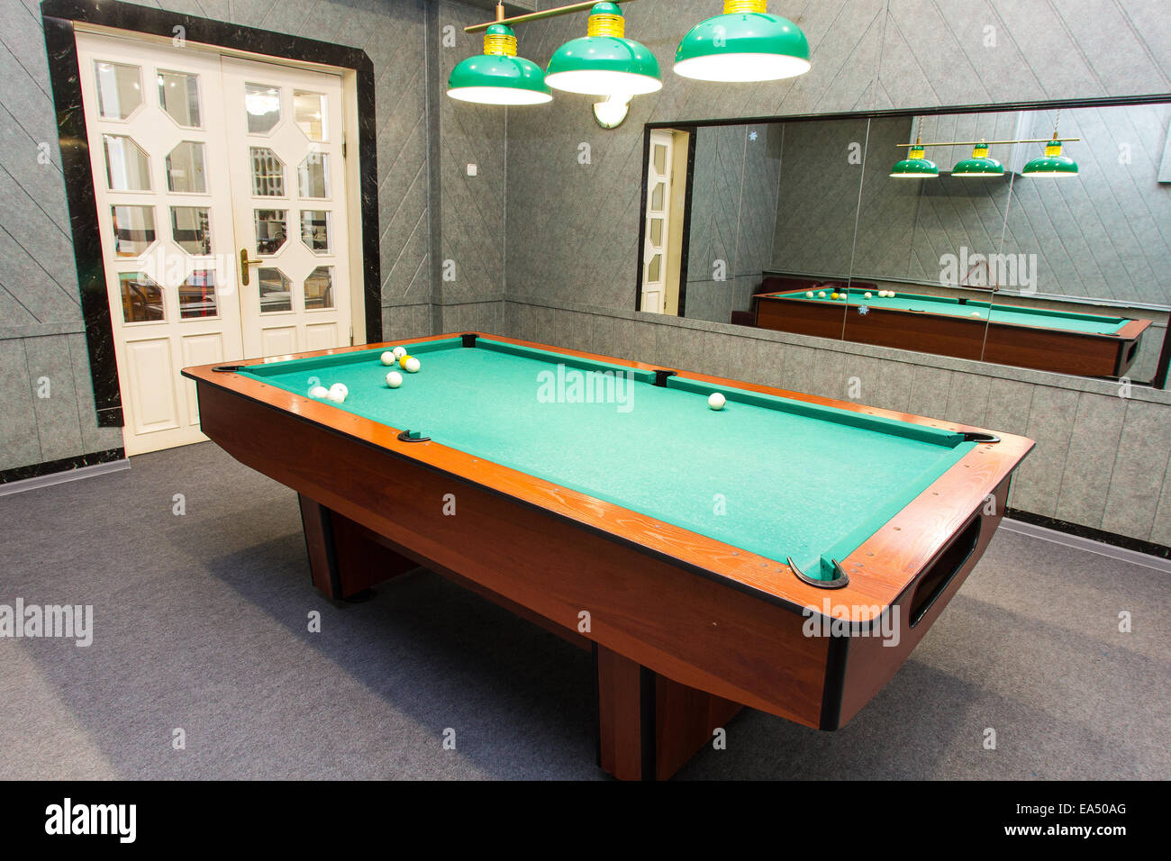 Snooker hall hi-res stock photography and images - Alamy