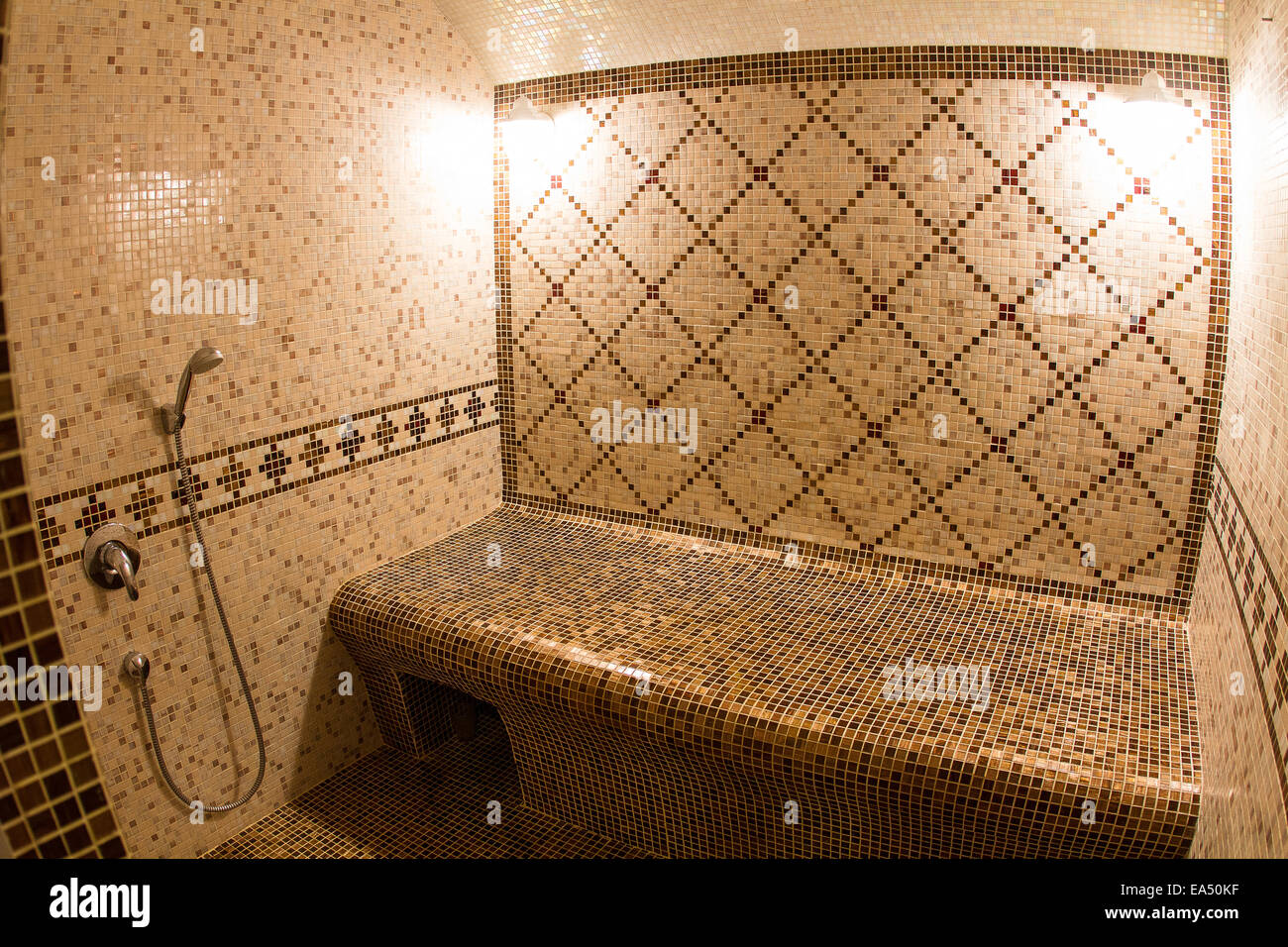 Massage at the hammam hi-res stock photography and images - Alamy