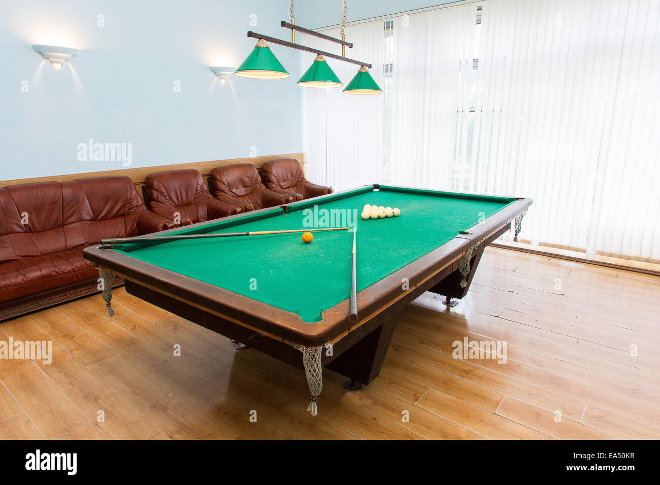Green felt pool table with pool balls hi-res stock photography and ...
