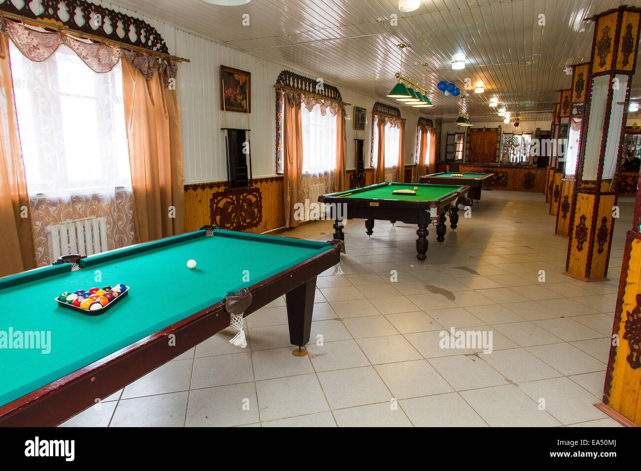 Snooker rooms hi-res stock photography and images - Alamy