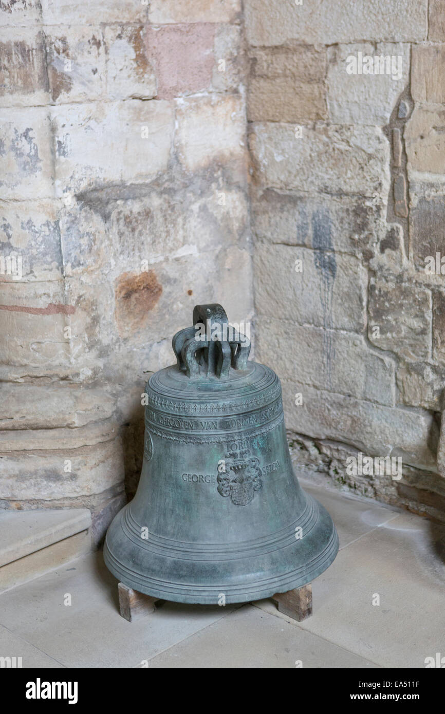 Dong bell hi-res stock photography and images - Alamy