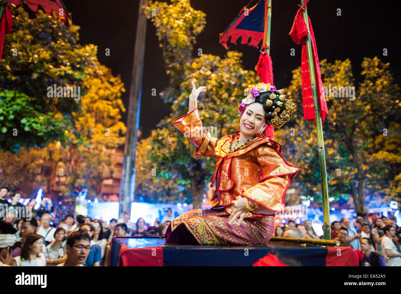 Beauty queen thai hi-res stock photography and images - Alamy