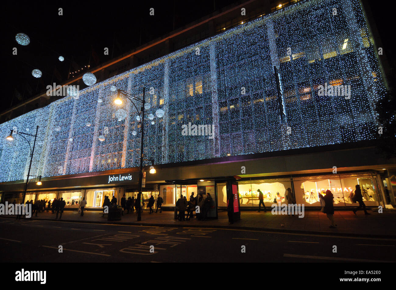 John lewis oxford street windows hi-res stock photography and images ...