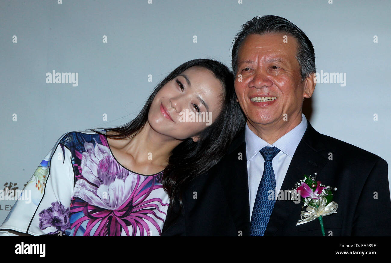 Tang Wei attends her father's calligraphy and painting exhibition in ...