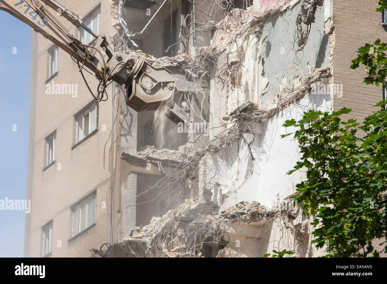 Demolition of hight rise residential tower block in Stamford Hill ...