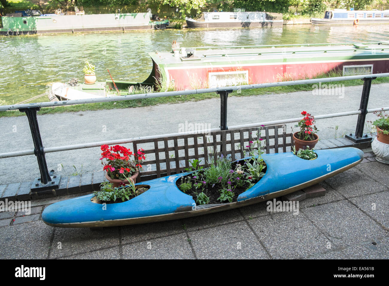 Reuse upcycle containers hi-res stock photography and images - Alamy