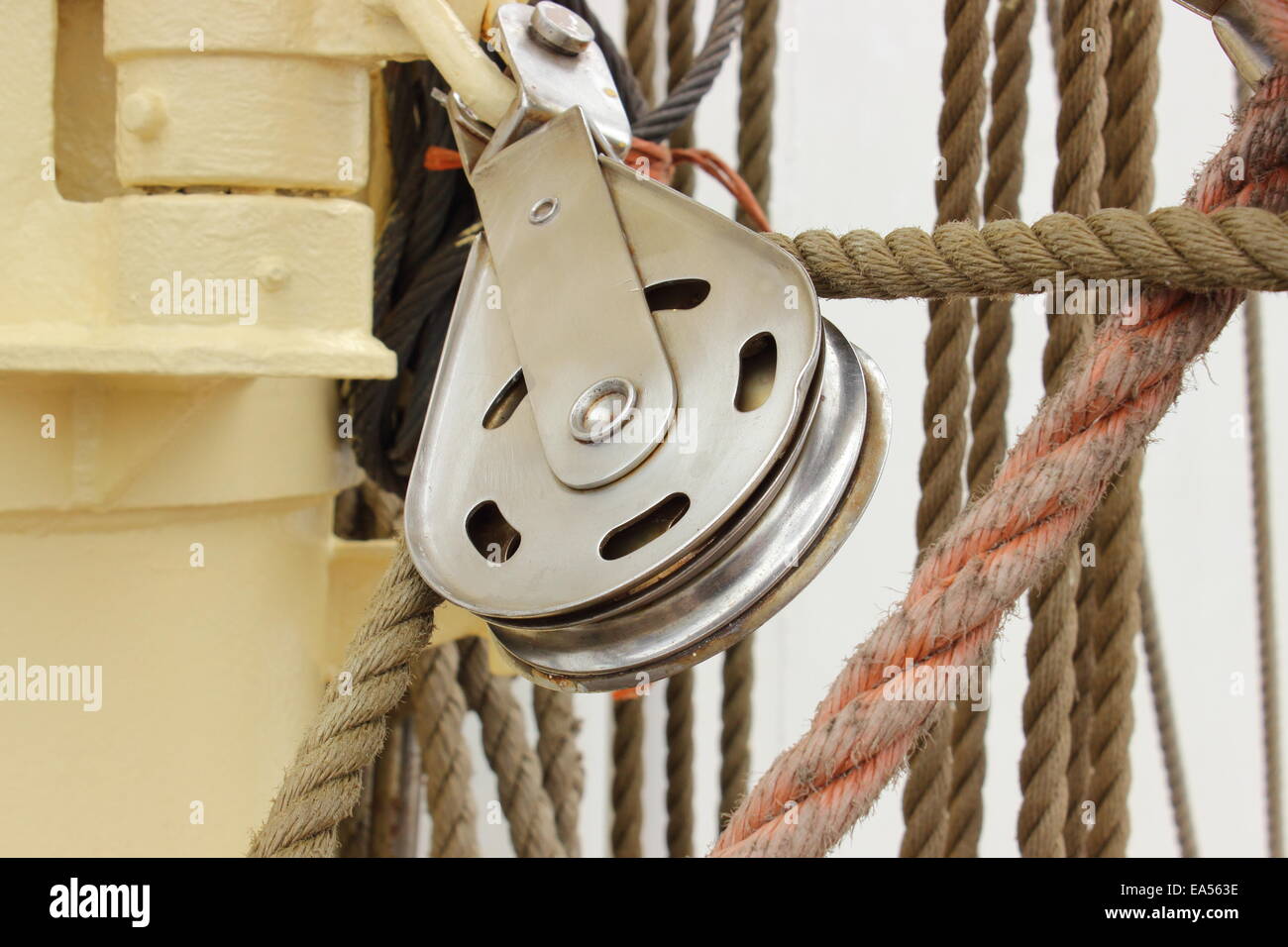 Closeup of old metal block and rigging at the yacht Stock Photo - Alamy