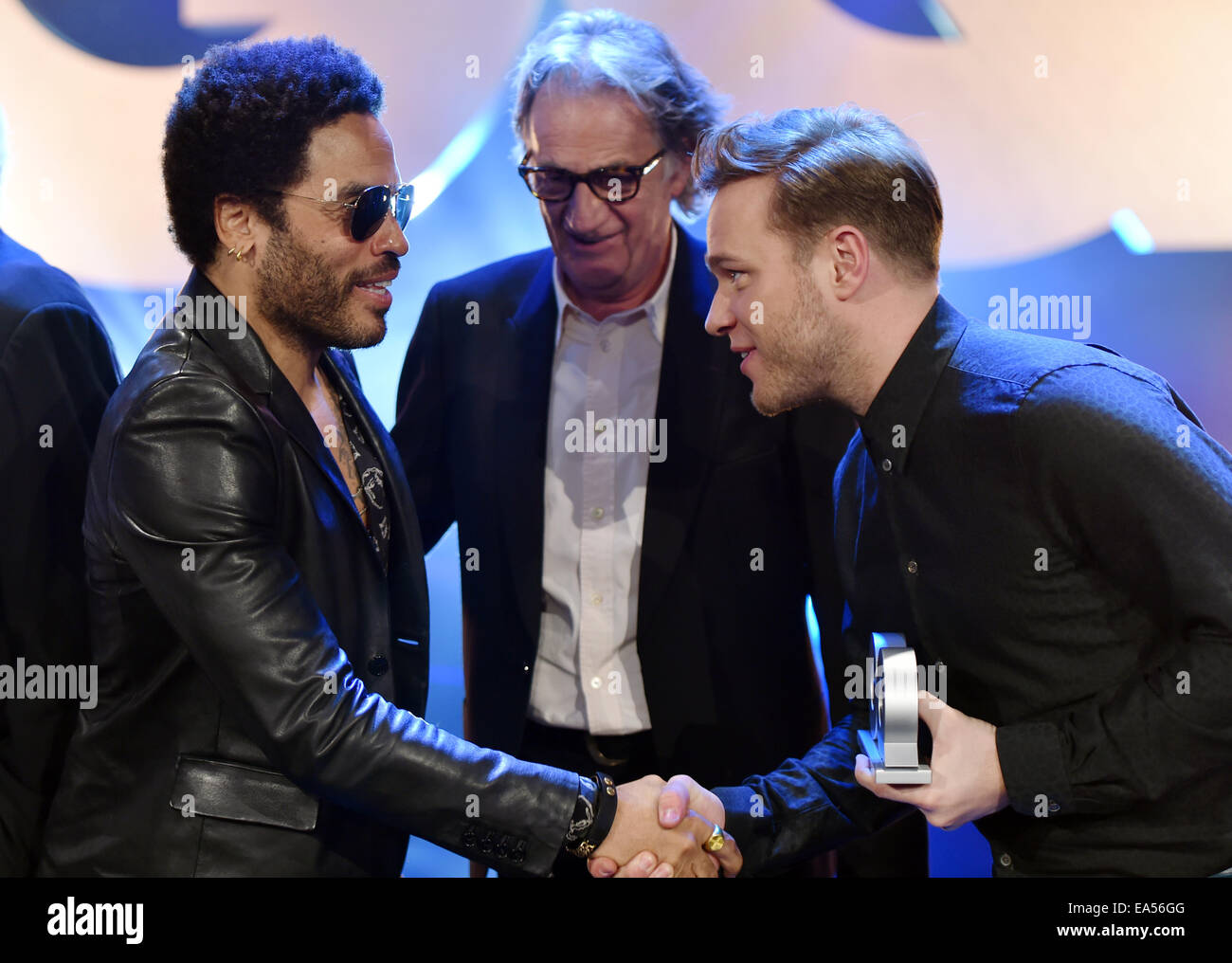 Berlin, Germany. 6th Nov, 2014. Awardees (L-R), US singer Lenny Kravitz ...