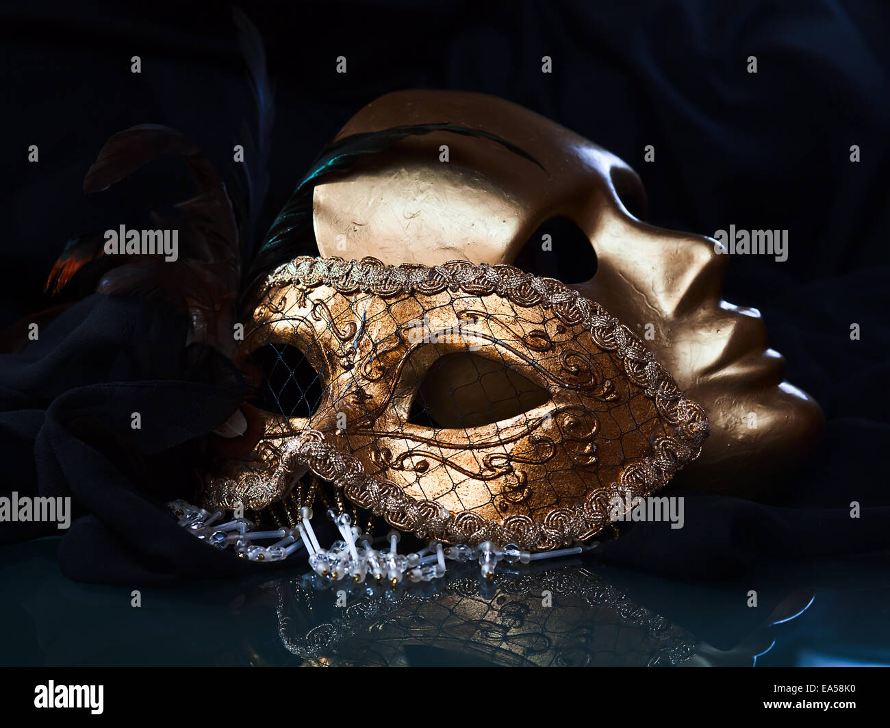 Old gold venetian masks hi-res stock photography and images - Alamy