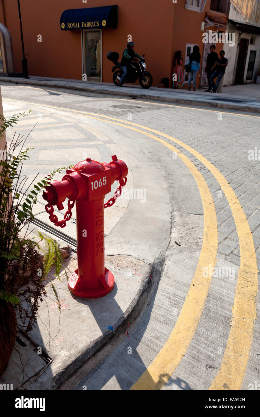 Fire hydrant singapore hi-res stock photography and images - Alamy