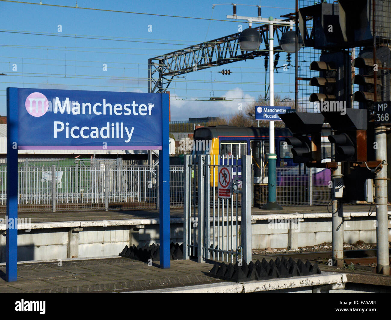 Manchester Piccadilly platform station sign UK Stock Photo - Alamy
