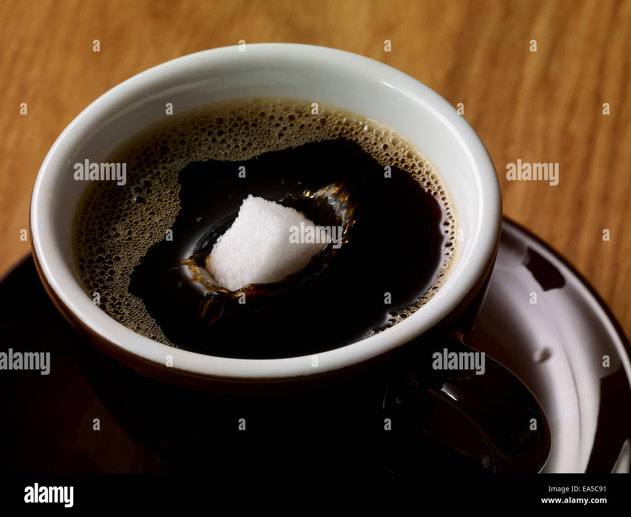 Coffee cup cube sugar hi-res stock photography and images - Alamy