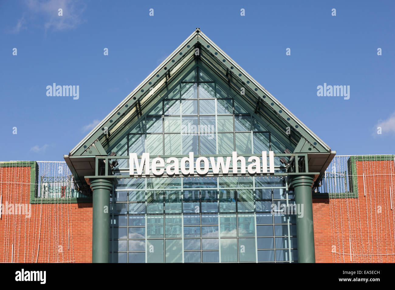 Meadowhall shopping centre sheffield hi-res stock photography and ...