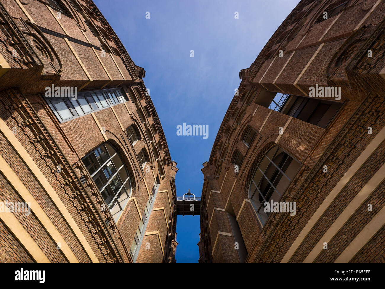 Gasometers hi-res stock photography and images - Alamy