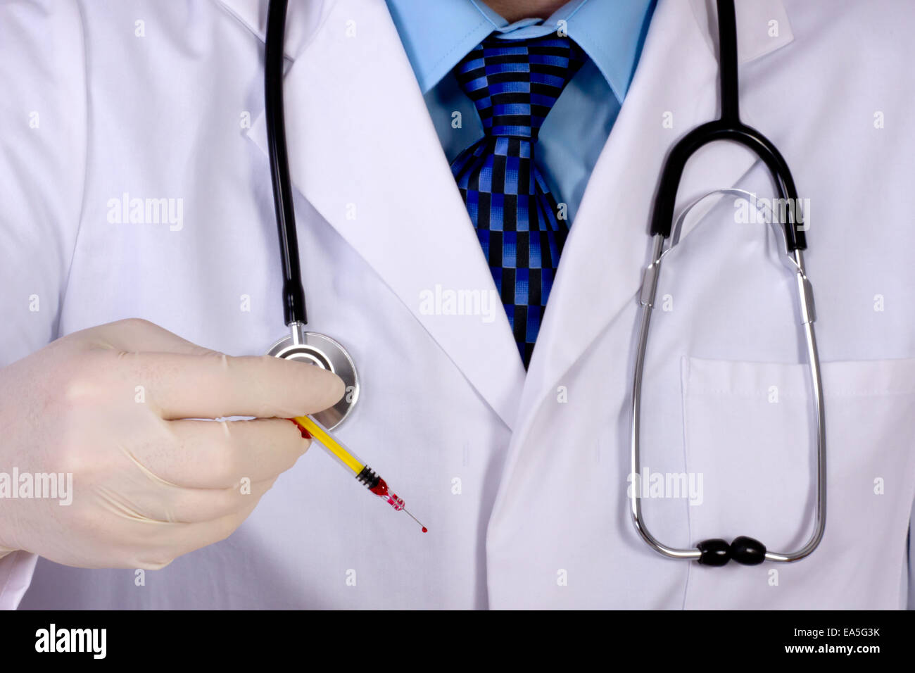 Medical doctor testing blood sugar Stock Photo - Alamy