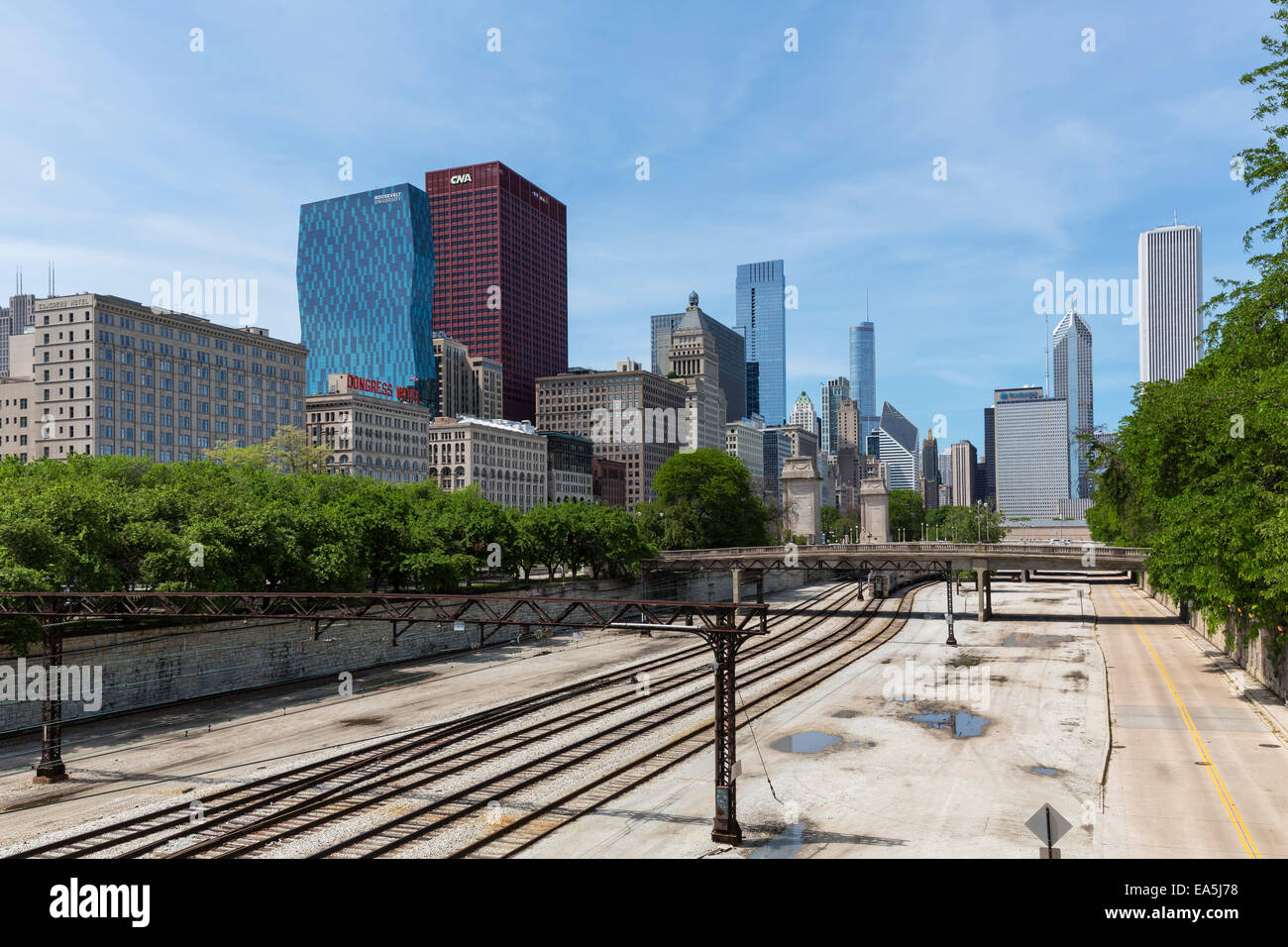USA, Illinois, Chicago, rail tracks and skyline Stock Photo - Alamy